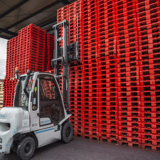 2-Way vs 4-Way Pallet: Understanding the Differences and Applications